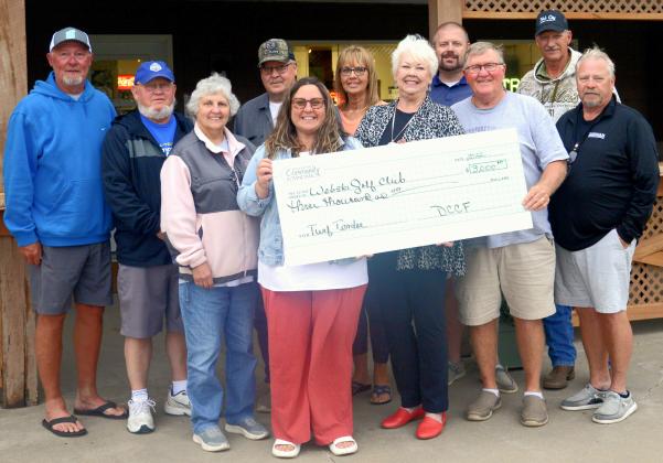 Donation given to golf course | Reporter & Farmer